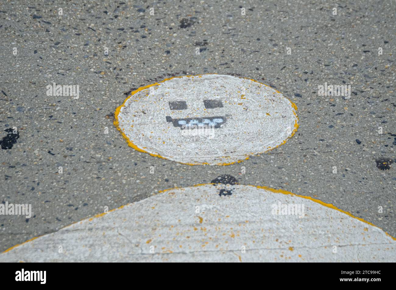 Graffiti on the sidewalk in New York City Stock Photo - Alamy