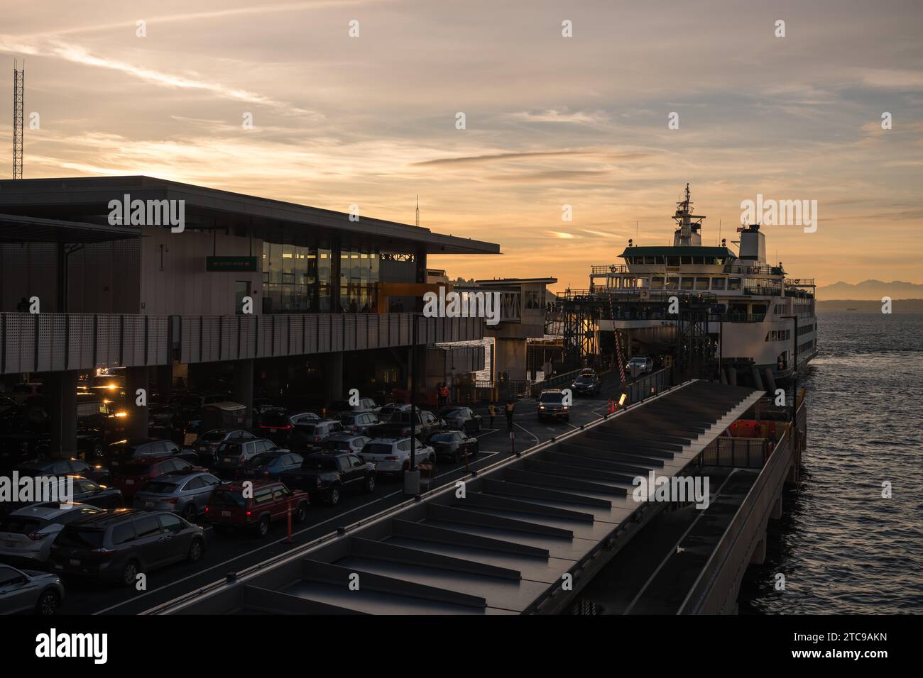 Seattle, USA. 26 Nov, 2023. Golden hour at the Colman Ferry Terminal on ...