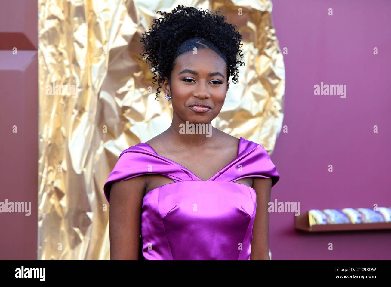 Calah Lane bei der Premiere des Kinofilms Wonka im Regency Village ...