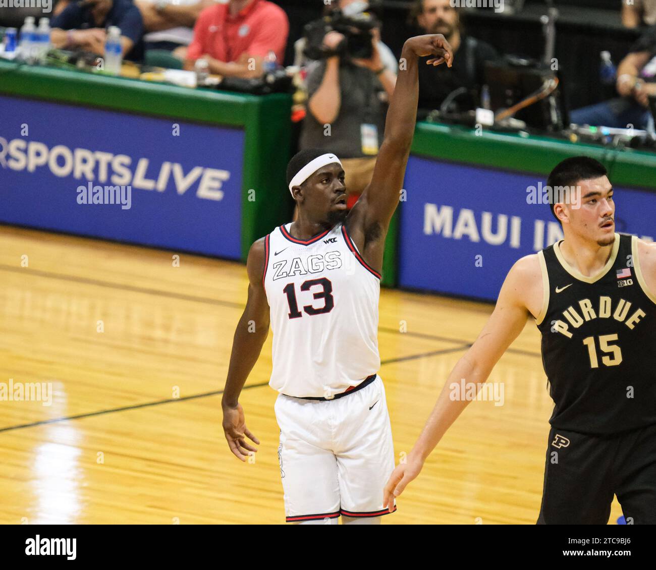 Honolulu, Hawaii, USA. 20th Nov, 2023. Gonzaga forward Graham Ike (13 ...