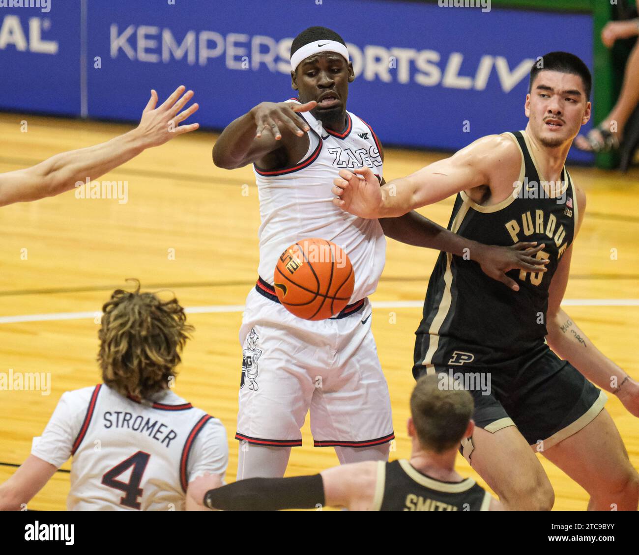 Honolulu, Hawaii, USA. 20th Nov, 2023. Gonzaga forward Graham Ike (13 ...