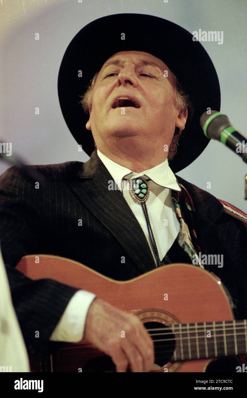 Renzo arbore photographs 1996 hi-res stock photography and images - Alamy