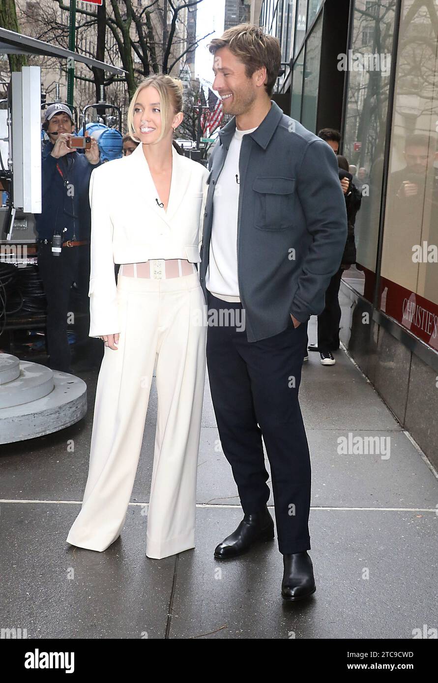 NEW YORK, NY- DECEMBER 11: Sydney Sweeney, Glen Powell seen at The Drew ...