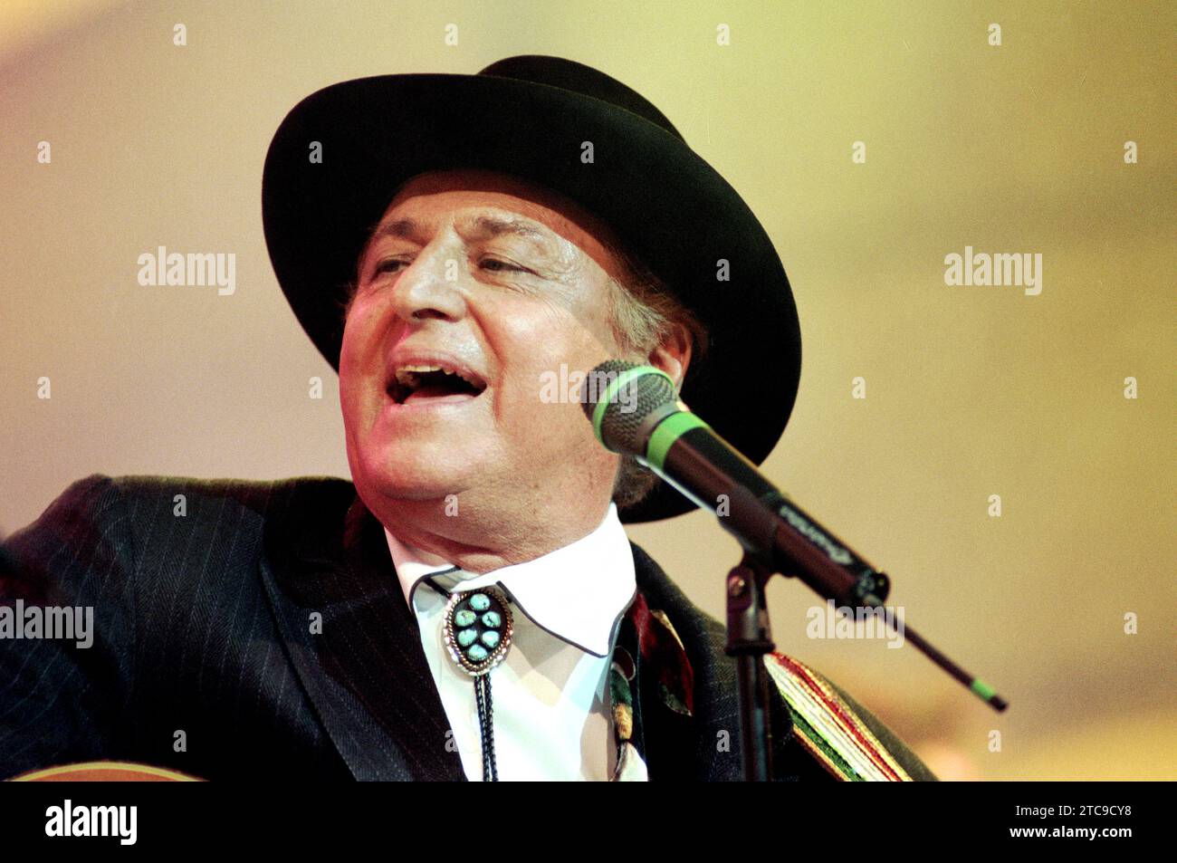 Renzo arbore photographs 1996 hi-res stock photography and images - Alamy