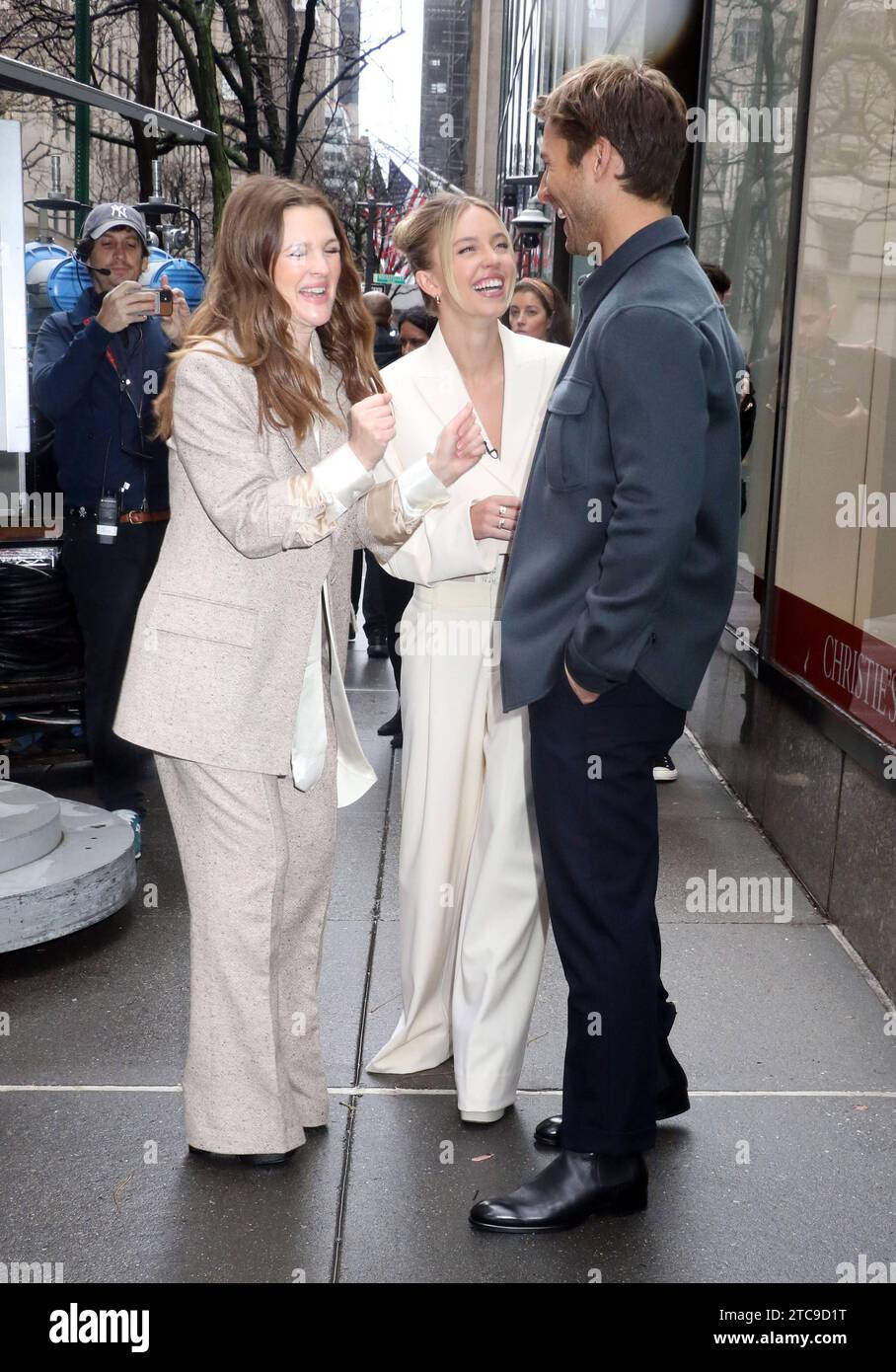 NEW YORK, NY- DECEMBER 11: Drew Barrymore, Sydney Sweeney and Glen ...
