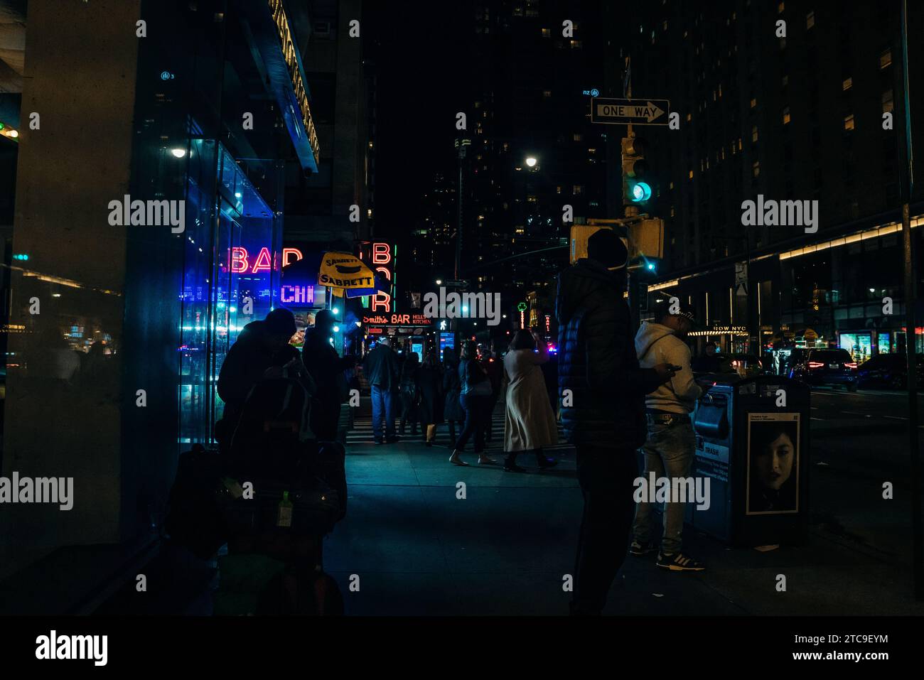 Night crowd crosswalk nyc pedestrian hi-res stock photography and ...