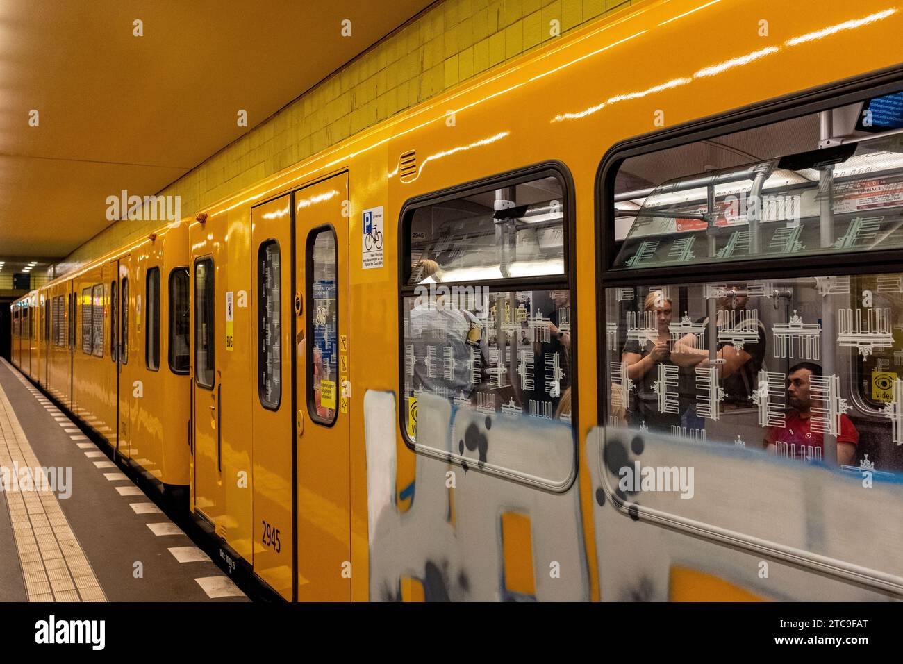Berlin, Germany. Retrospecive U-Bahn / S-Bahn train picking up new ...