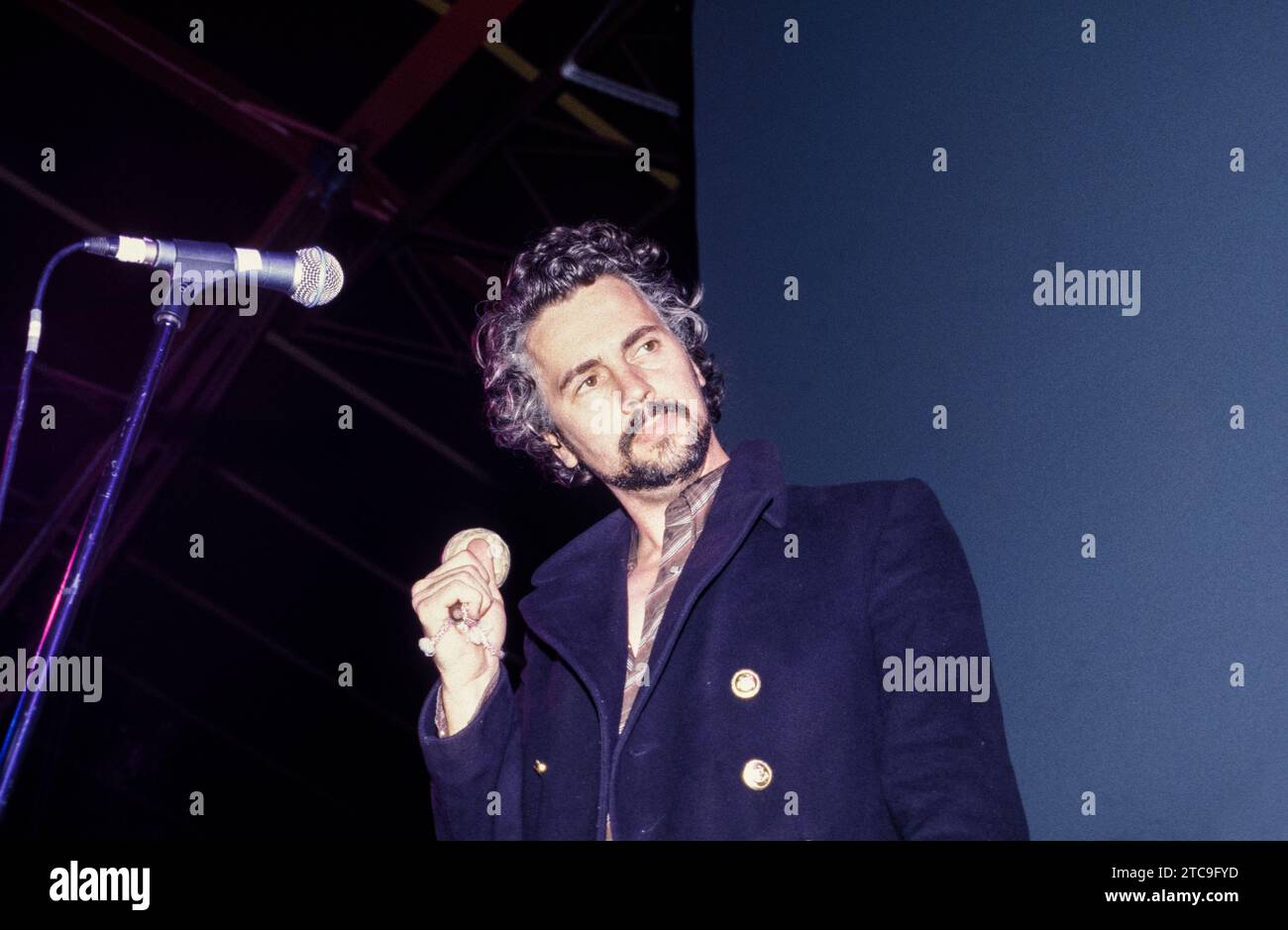 WAYNE COYNE, FLAMING LIPS, 1999: Wayne Coyne of the rock band The ... WAYNE COYNE, FLAMING LIPS, 1999: Wayne Coyne of the rock band The ...