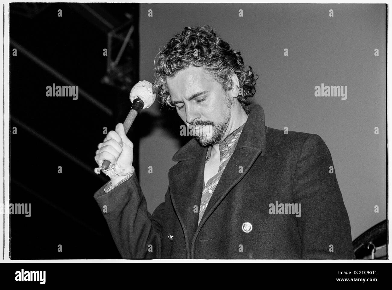 WAYNE COYNE, FLAMING LIPS, 1999: Wayne Coyne of the rock band The Flaming Lips playing at ...