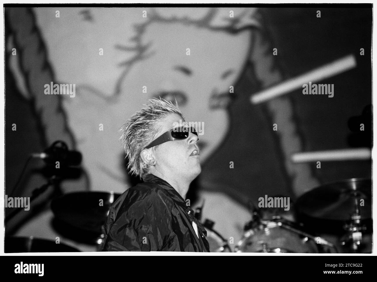 DEXTER HOLLAND, THE OFFSPRING, 1999: A young Dexter Holland of the rock ...