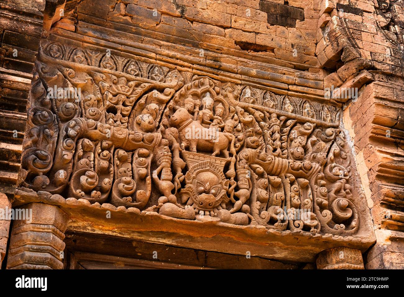 Prasat Hin Muang Tam, Ancient Khmer Hindu temple, Lintel of Pagoda with ...