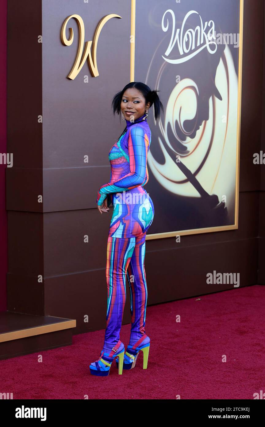 Riele Downs bei der Premiere des Kinofilms 'Wonka' im Regency Village ...