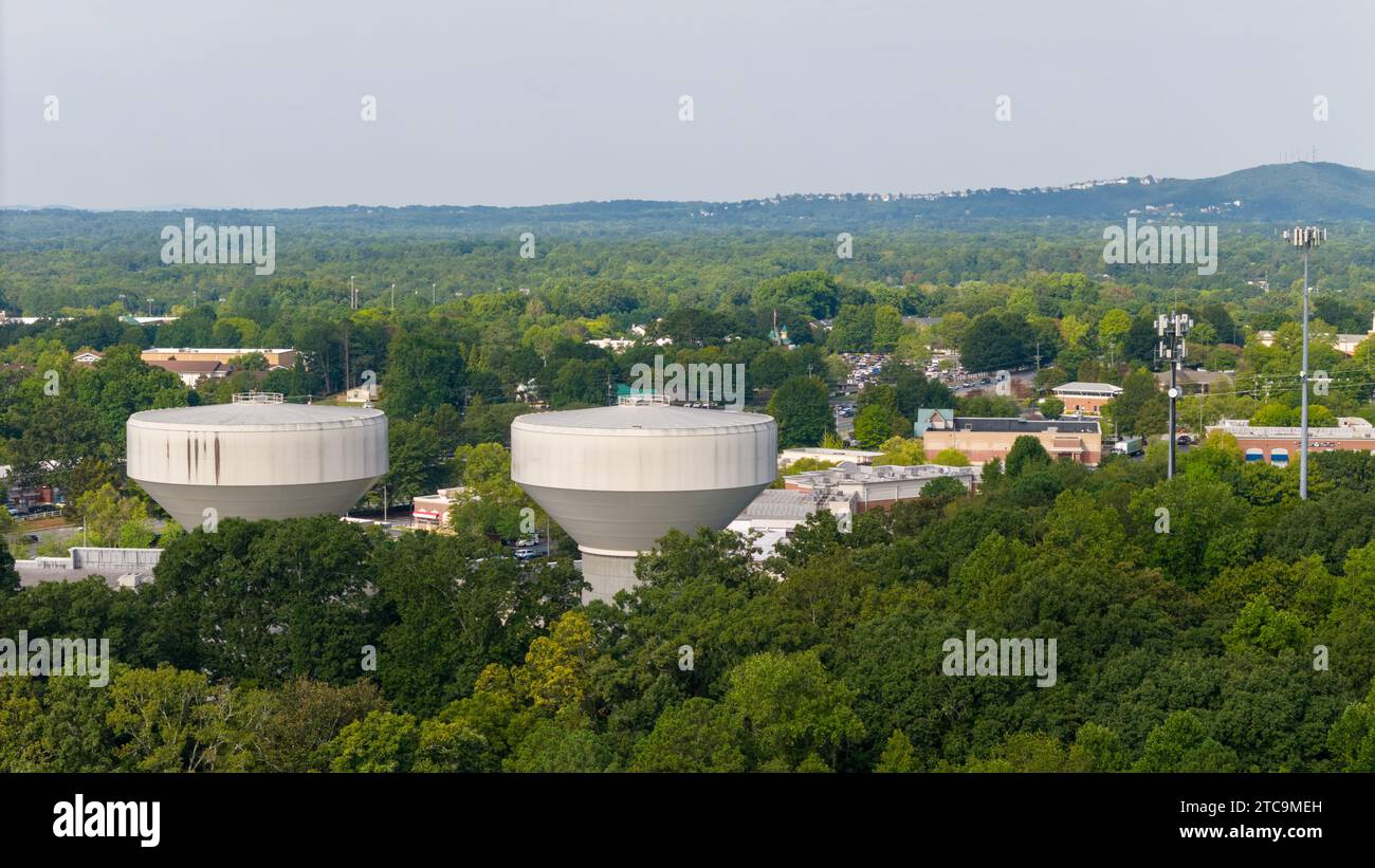 Roswell High School and shopping center Stock Photo - Alamy