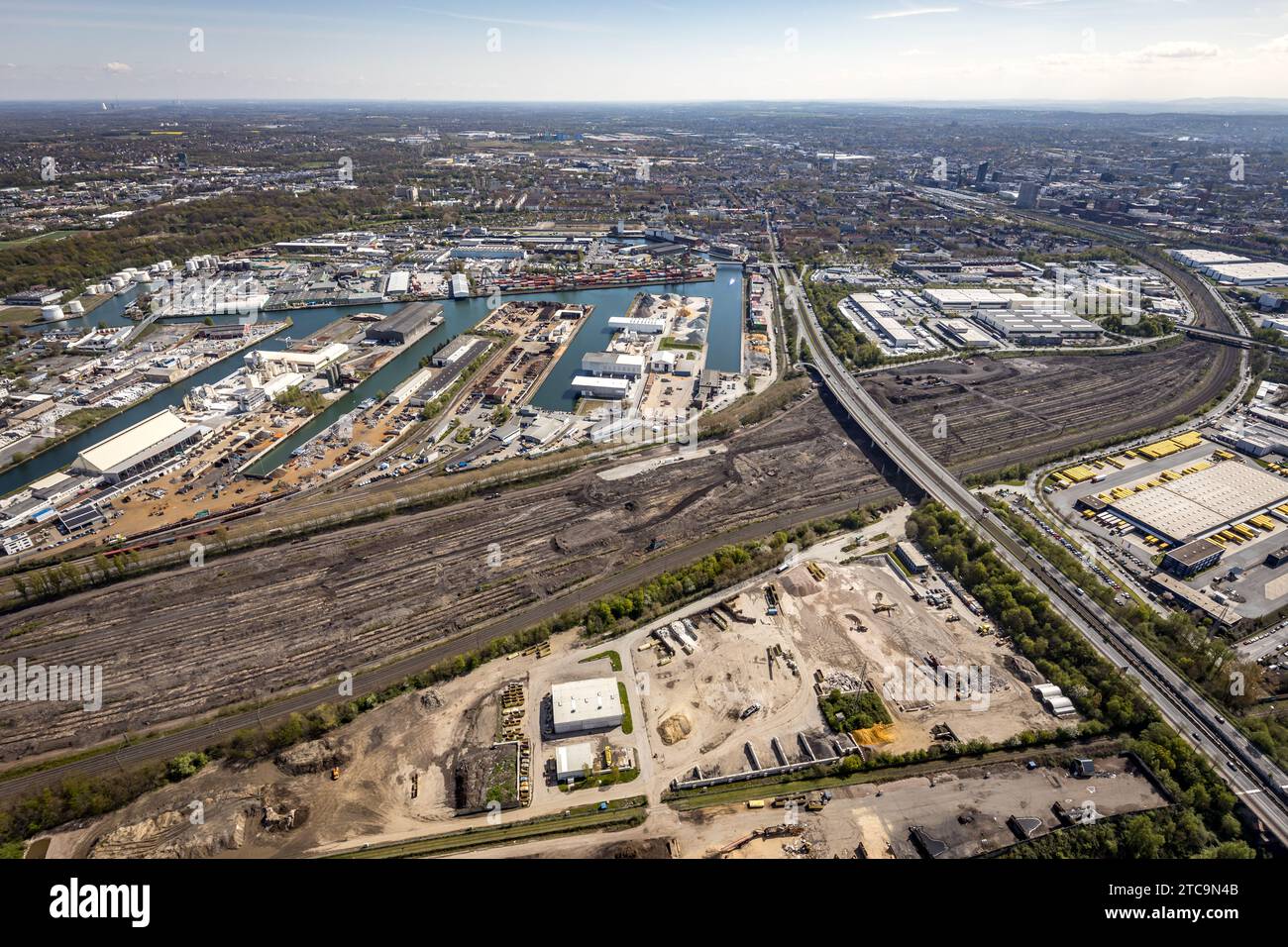 Aerial view, harbor area in Nordstadt, railway tracks Westfaliastraße ...