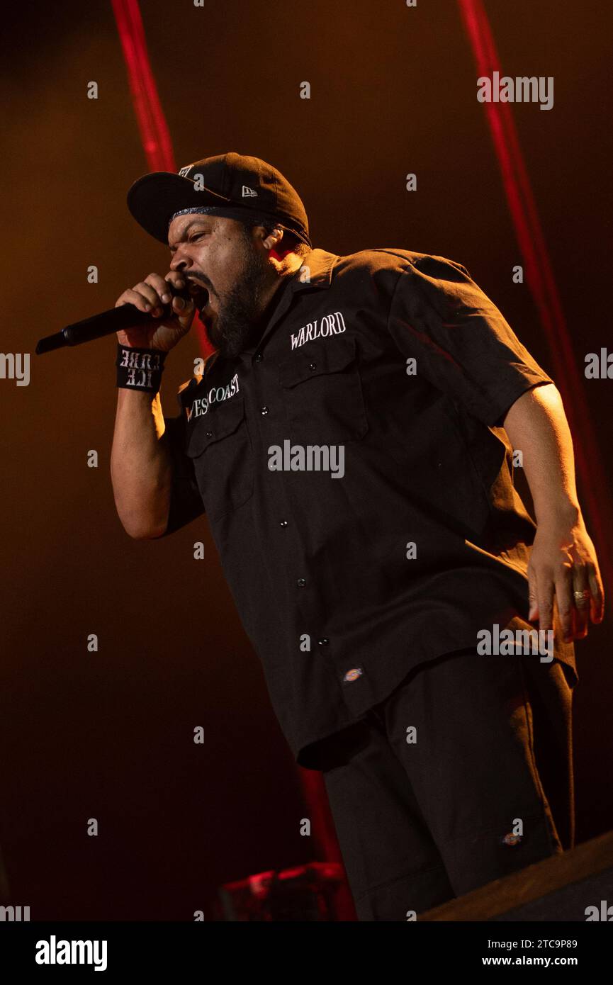 Ice cube concert hi-res stock photography and images - Alamy