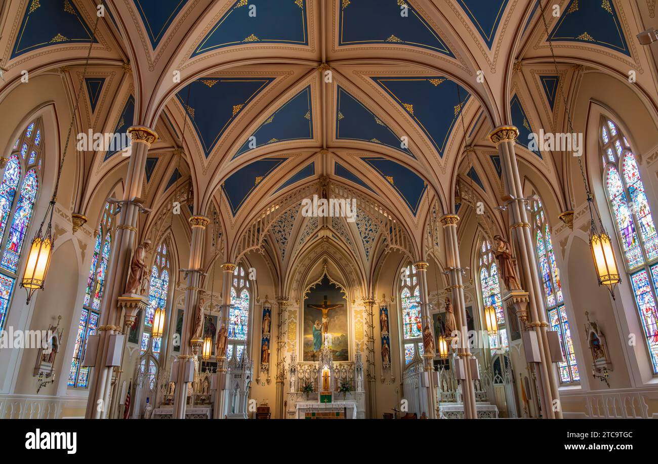 Interior of St Mary Basilica or Cathedral in Mississippi city of ...