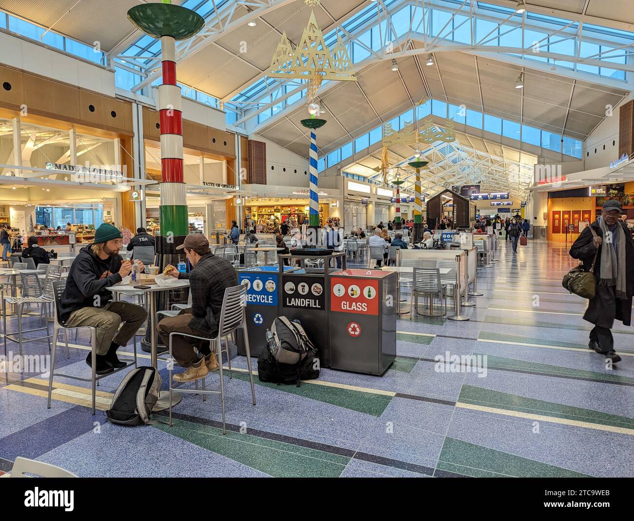 Portland building interior oregon hi-res stock photography and images ...