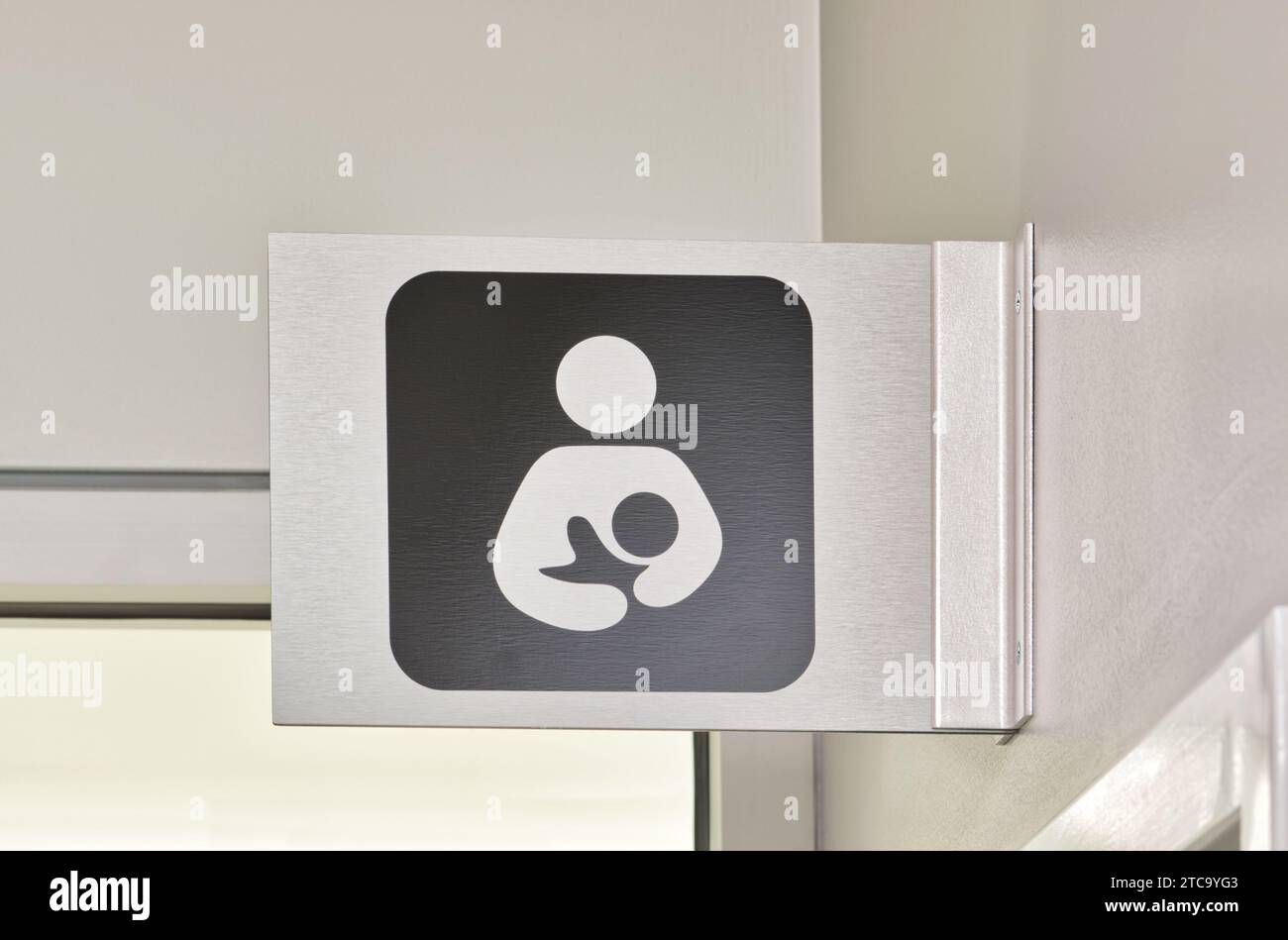 Breastfeeding sign room hi-res stock photography and images - Alamy