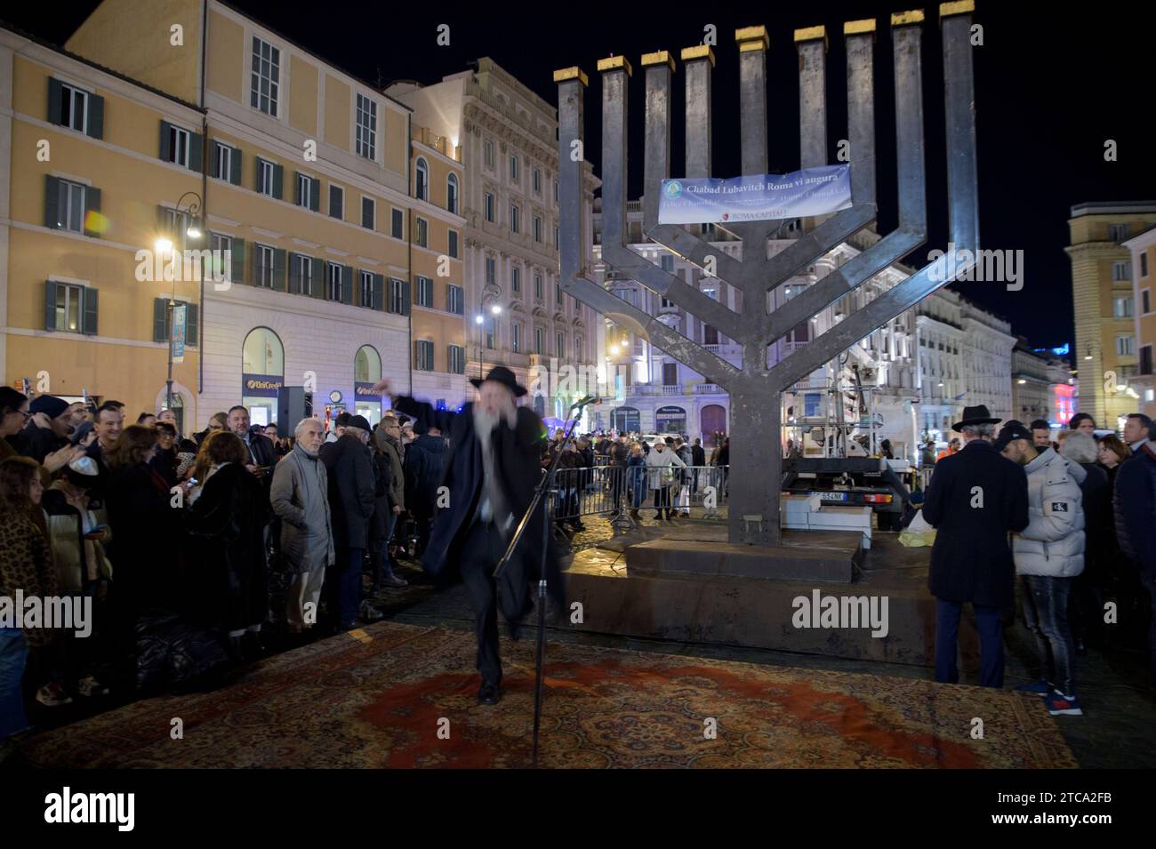 Rome, Italy. 10th Dec, 2023. Rabbi YITZHAK HAZAN improvises a dance ...