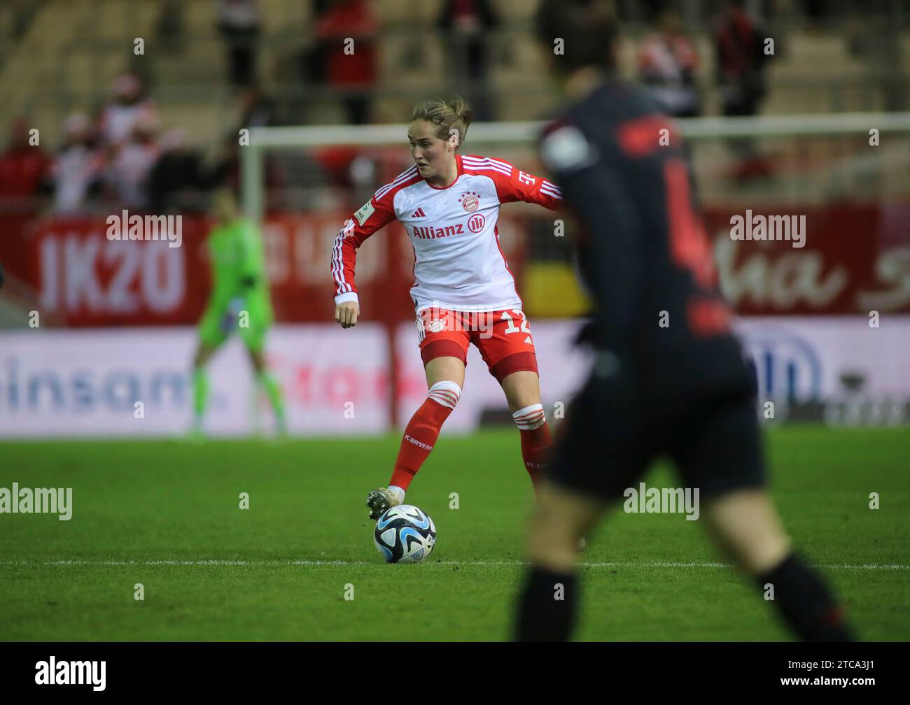 Sydney lohmann fc bayern munchen am ball hi-res stock photography and ...