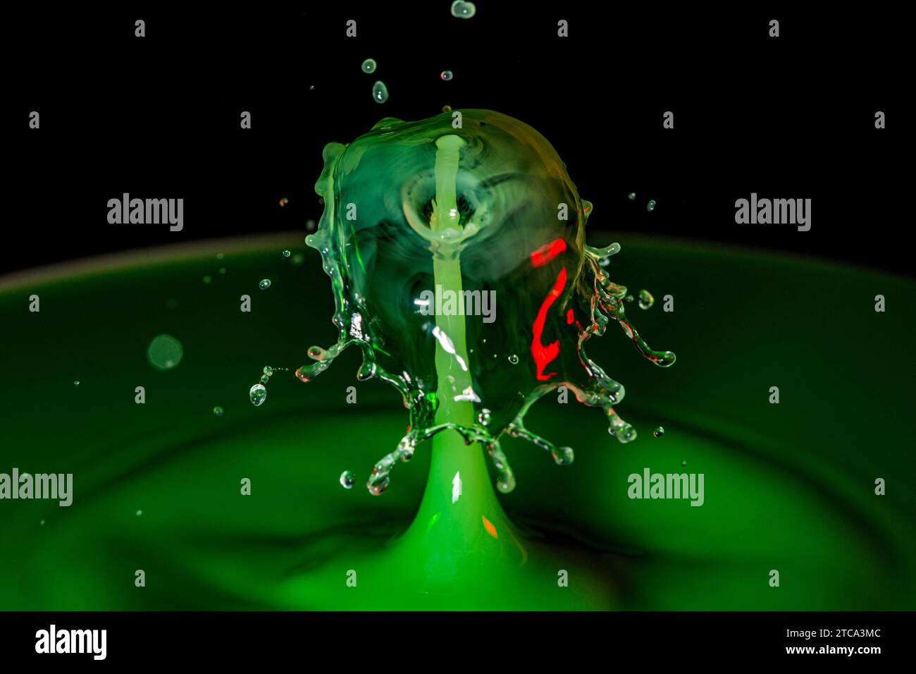 Water splash crown resulting after a drop collision Stock Photo - Alamy