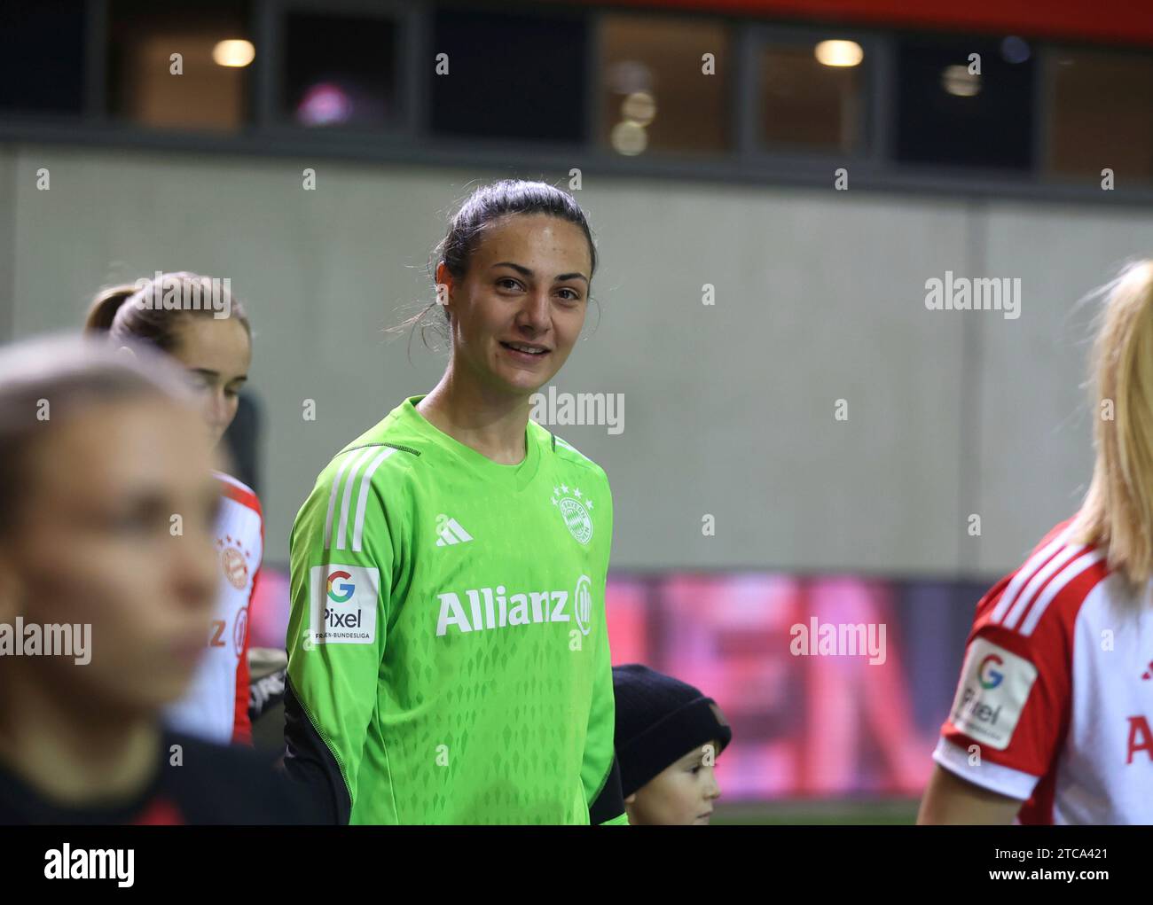 María luisa grohs fc bayern múnchen kopf hi-res stock photography and ...