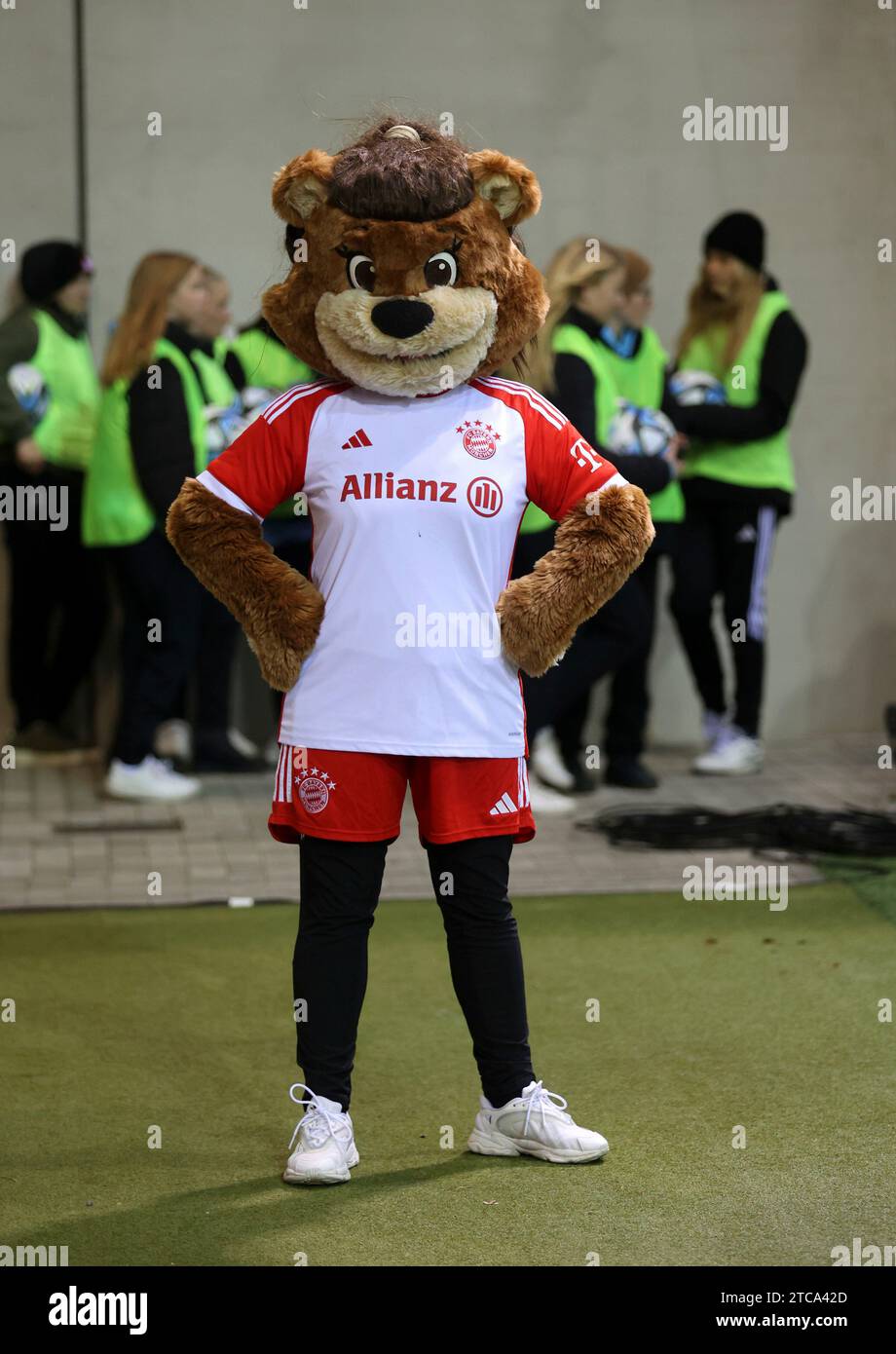 Hier das maskottchen mia hi-res stock photography and images - Alamy