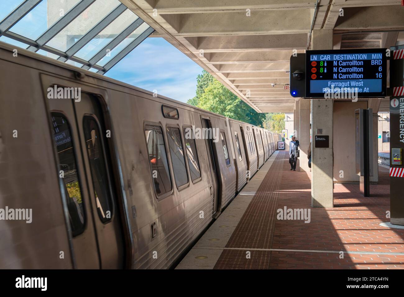 Metro train stopped in the West Falls Church station on the DC Orange ...