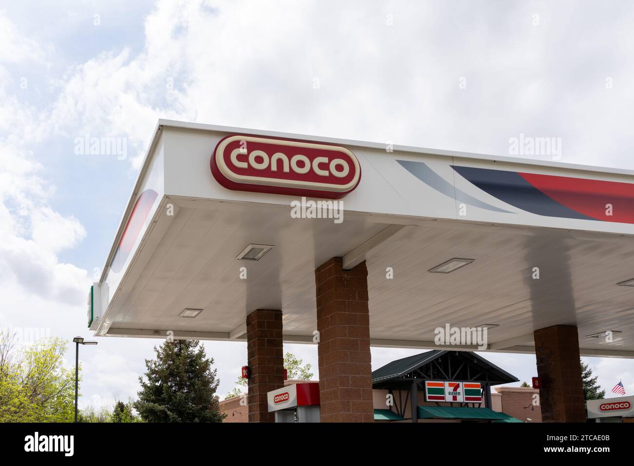 A Conoco Gas station with a 7-Eleven convenience store in Denver, Colorado, USA Stock Photo - Alamy
