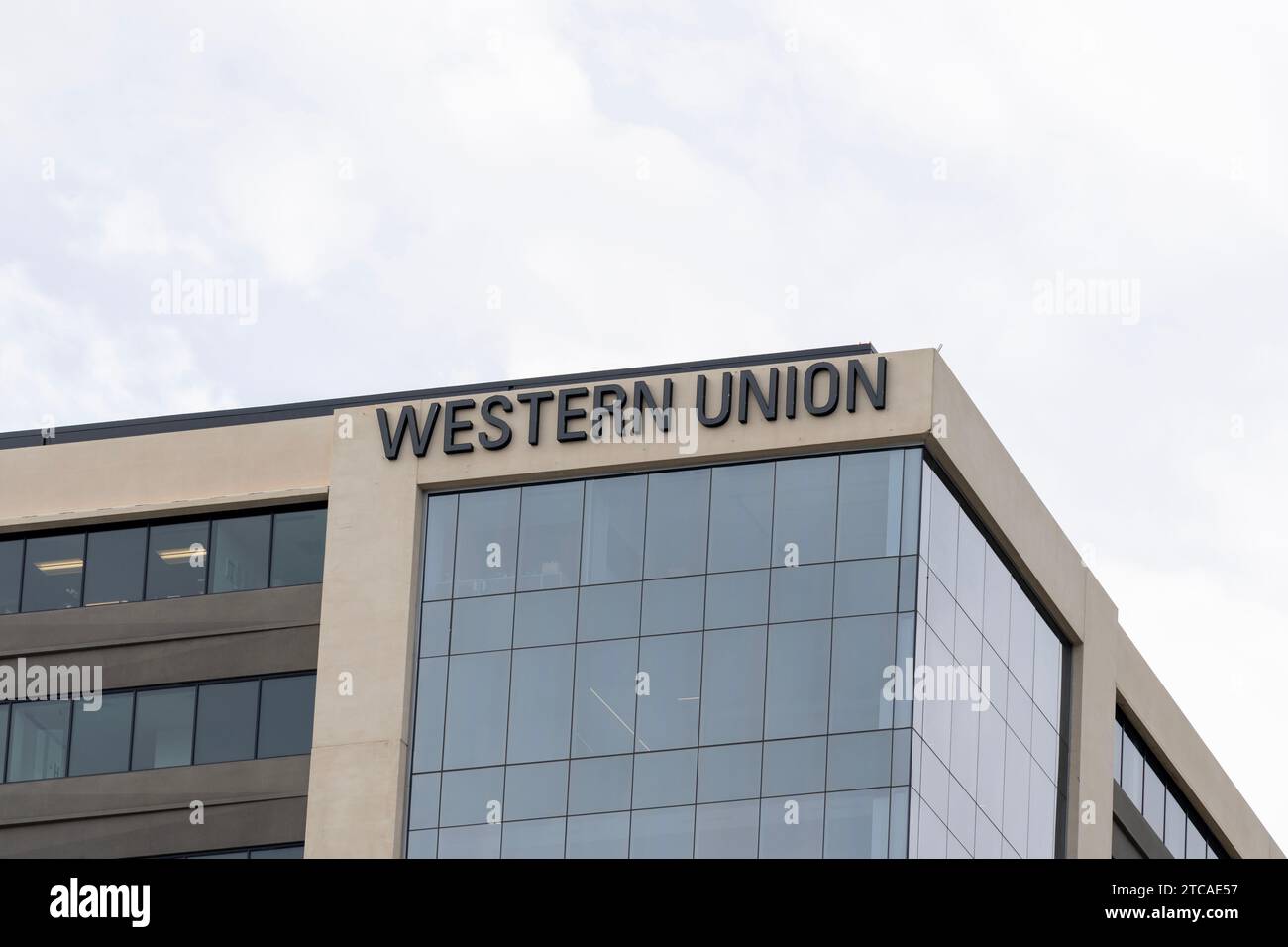 The western union company logo hi-res stock photography and images - Alamy