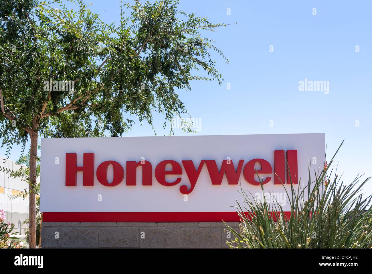 Honeywell aerospace hi-res stock photography and images - Alamy
