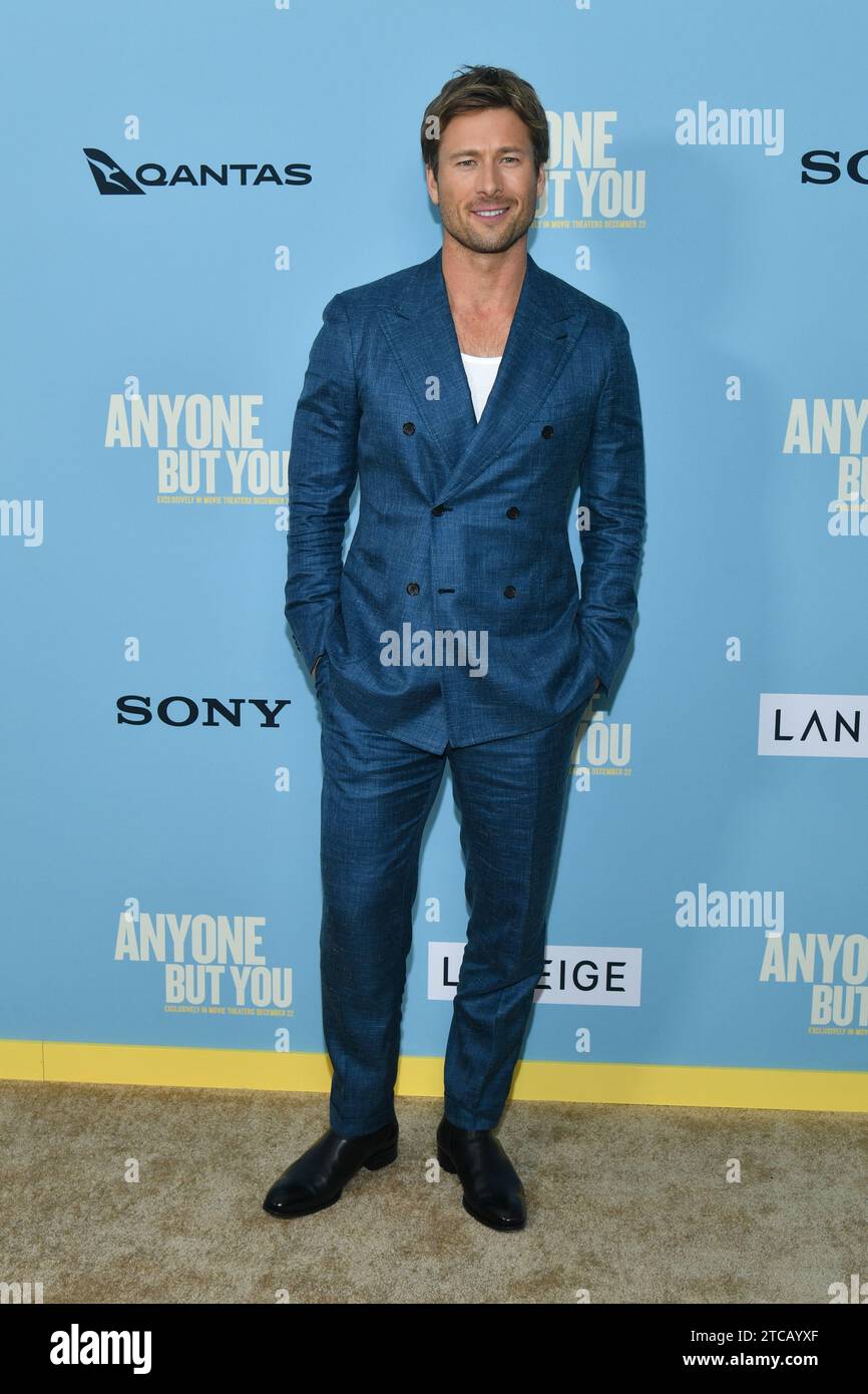 Anyone but you glen hi-res stock photography and images - Alamy