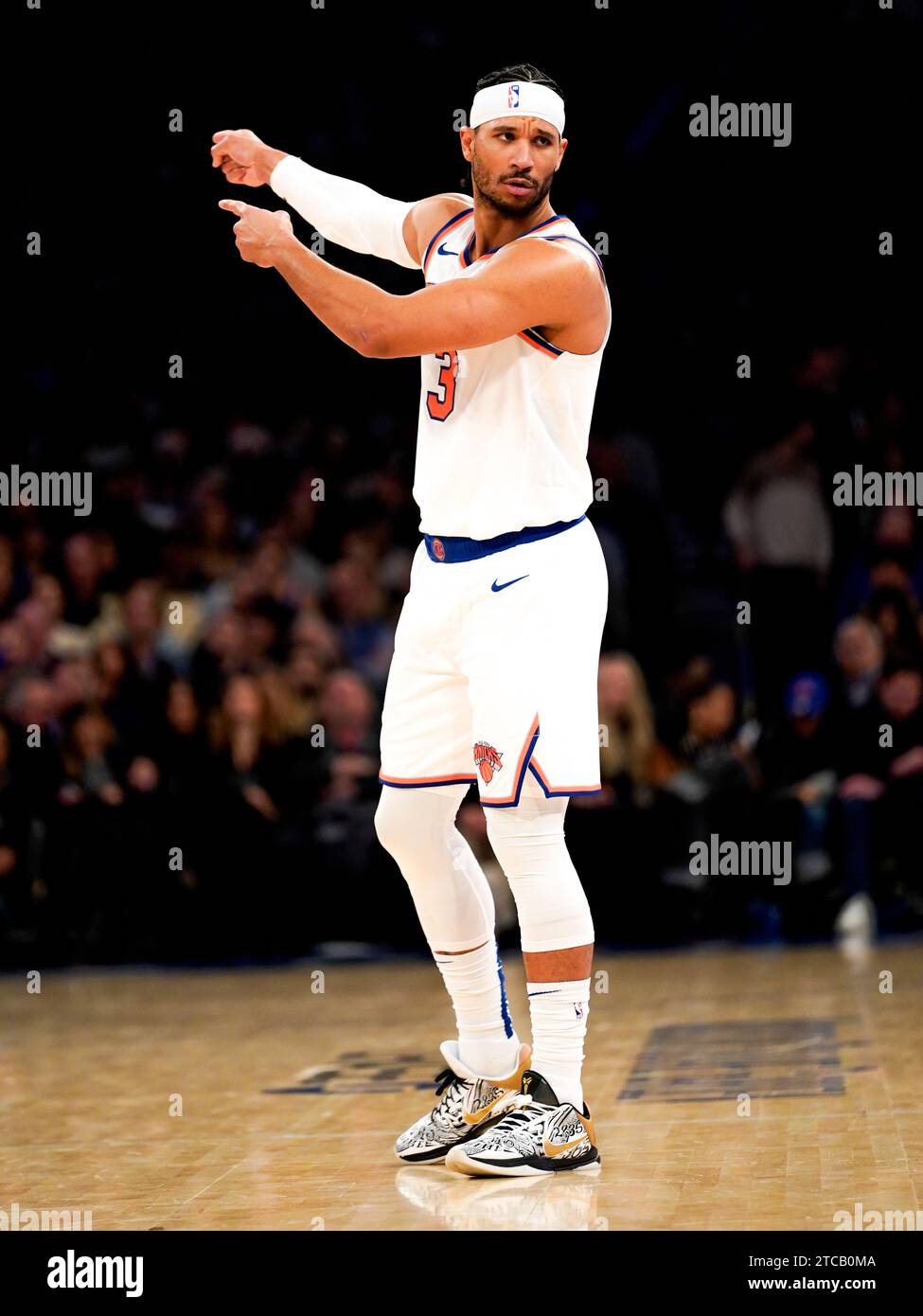 New York Knicks guard Josh Hart gestures during the second half of an ...