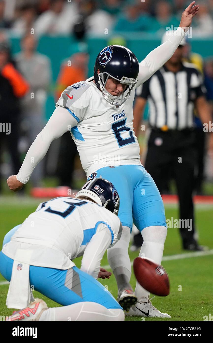 Tennessee Titans place-kicker Nick Folk (6) kicks a field goal during ...