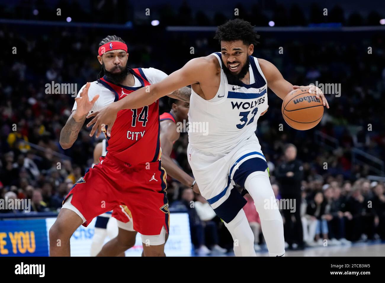 Minnesota Timberwolves center Karl-Anthony Towns (32) drives to the ...