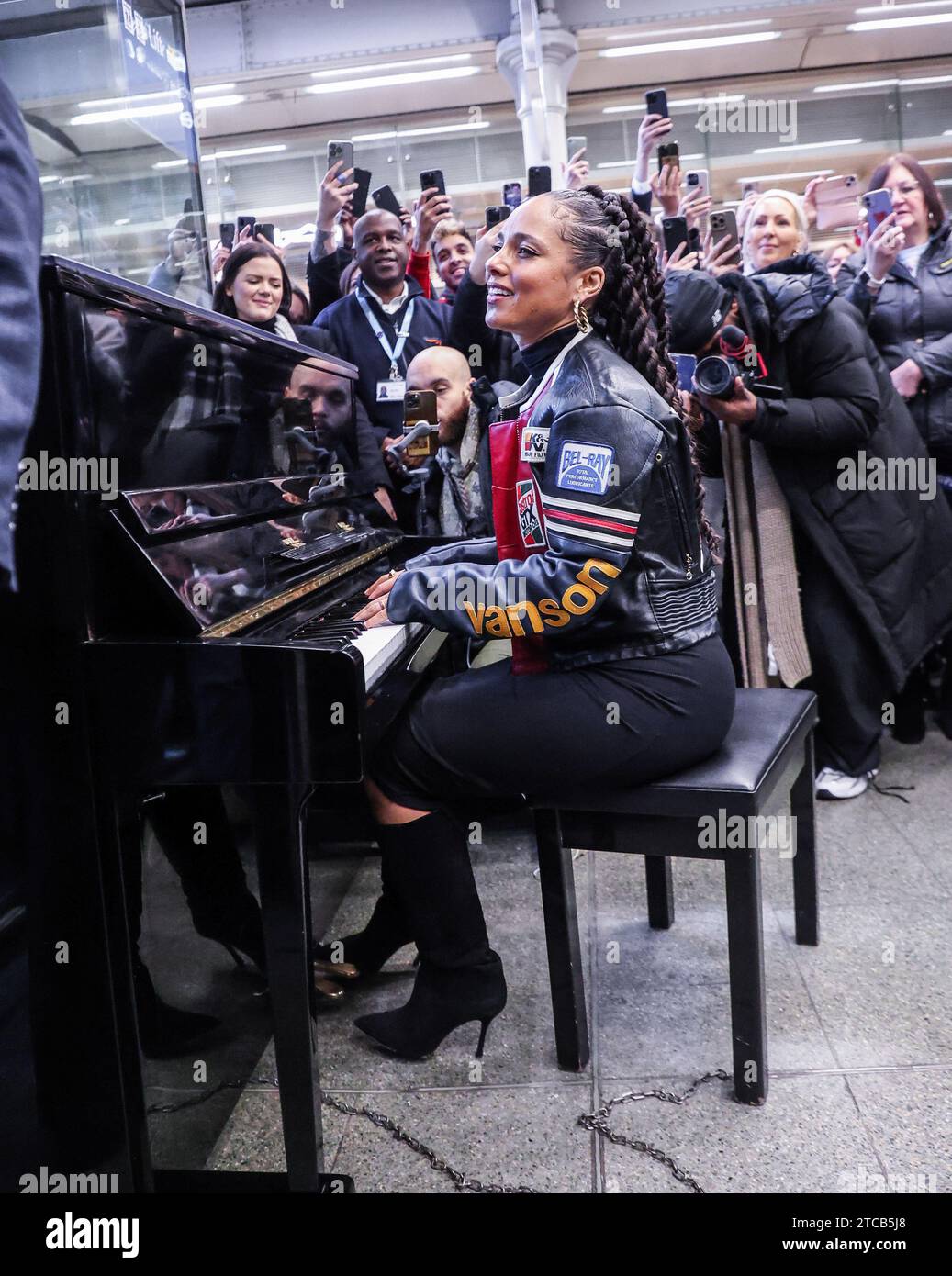 London, UK. 11th Dec, 2023. Music superstar, Alicia Keys treats ...