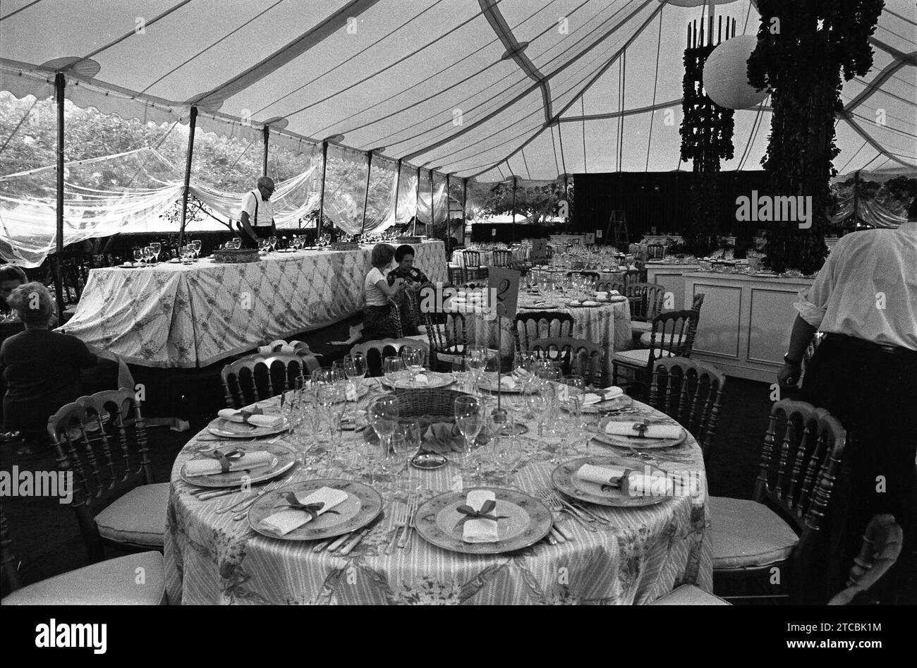 State dinner in rose garden hi-res stock photography and images - Alamy