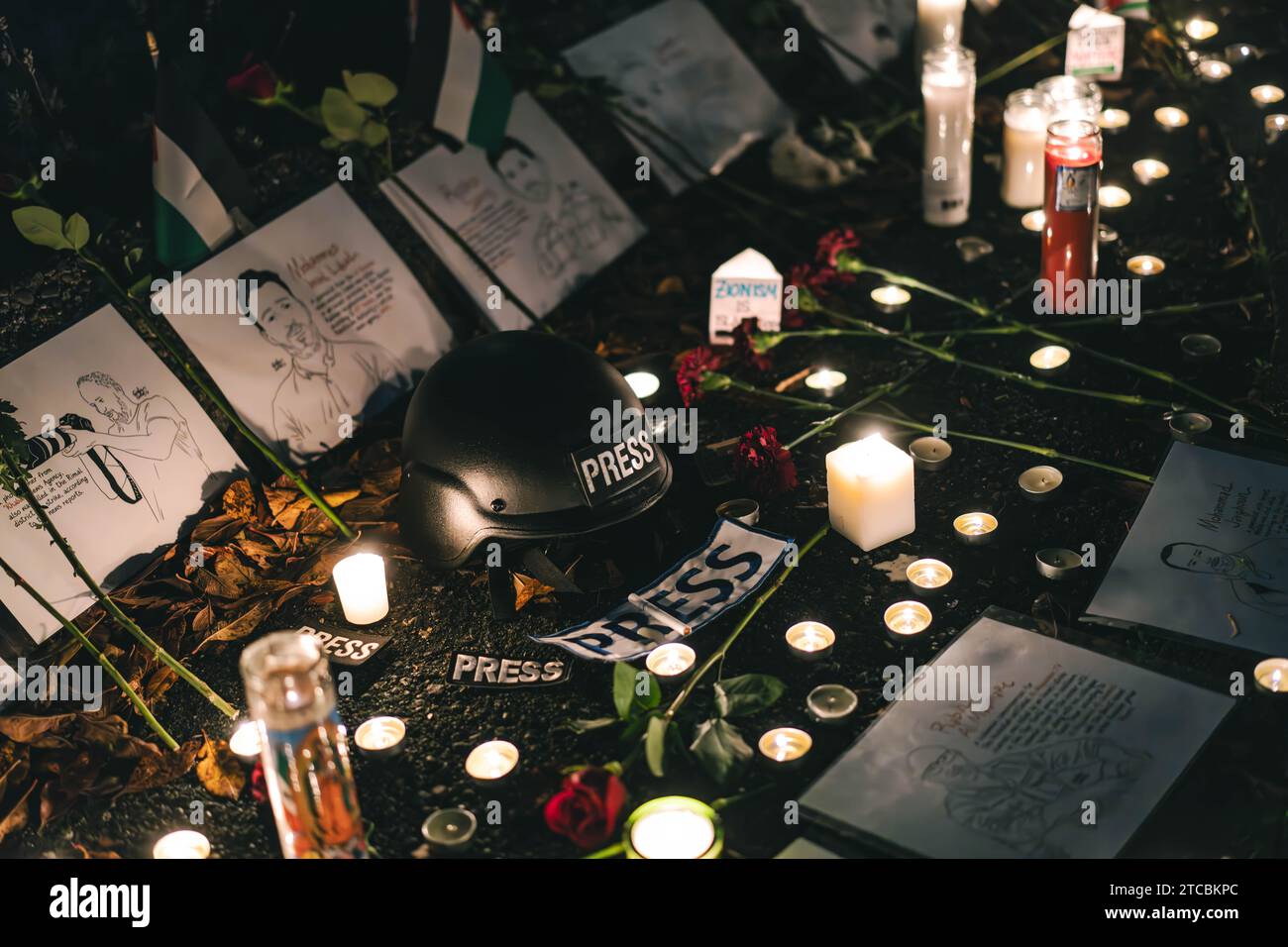 Seattle, United States. 10th Dec, 2023. A touching display of ...