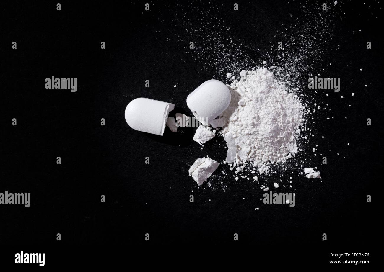 Cocaine overdose hi-res stock photography and images - Alamy