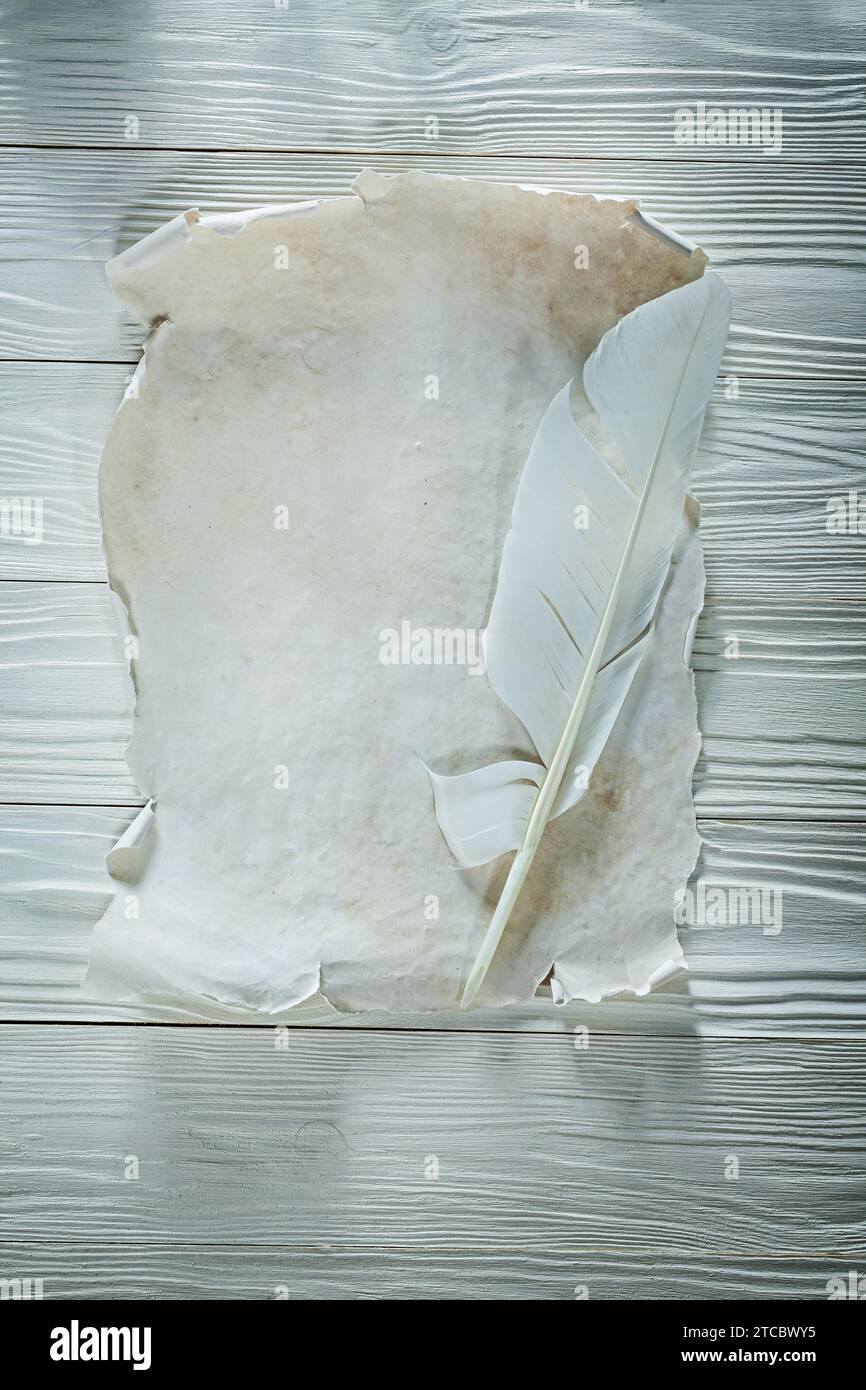 Antique vintage pen feather hi-res stock photography and images - Alamy