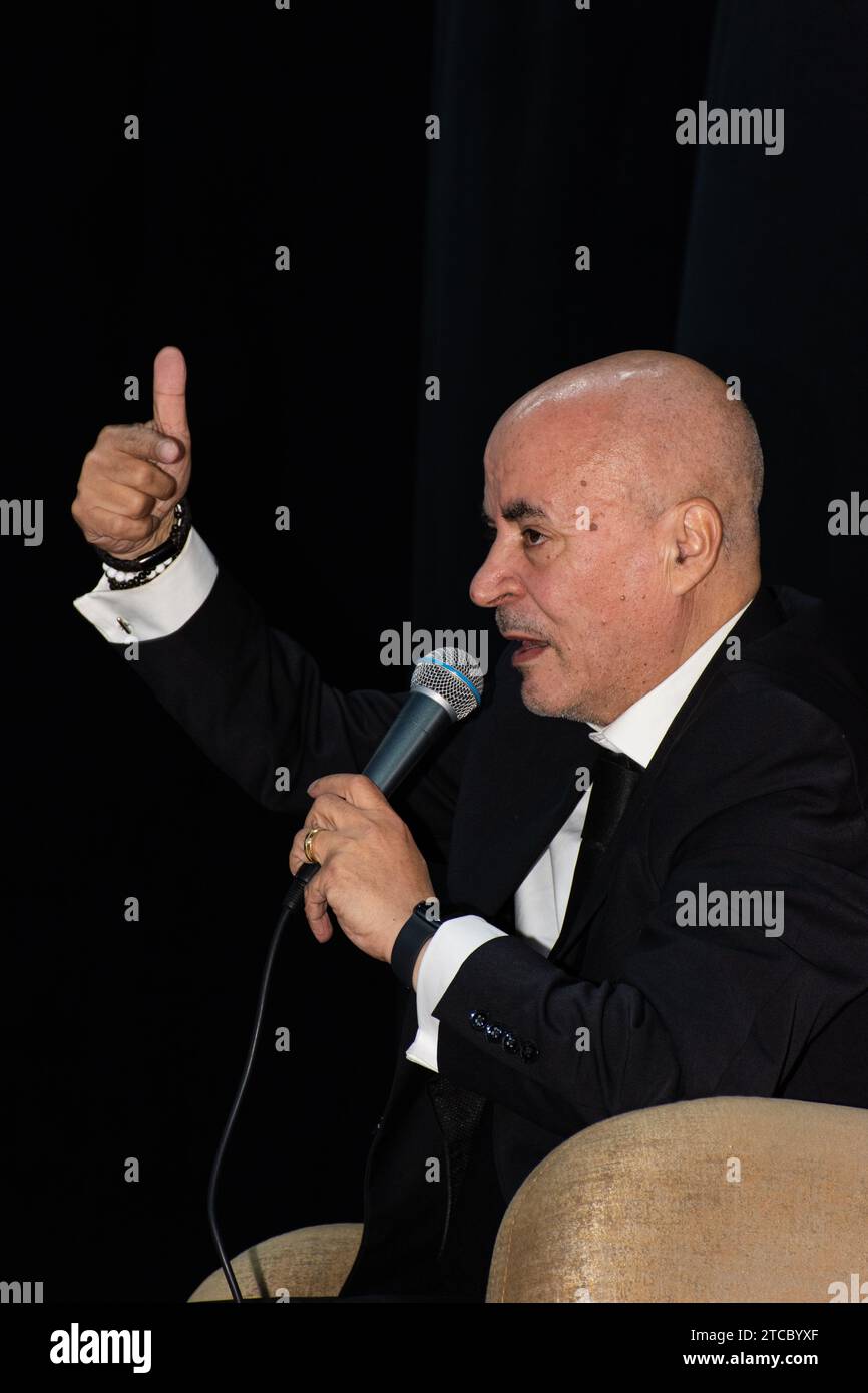 Arab journalist microphone hi-res stock photography and images - Alamy