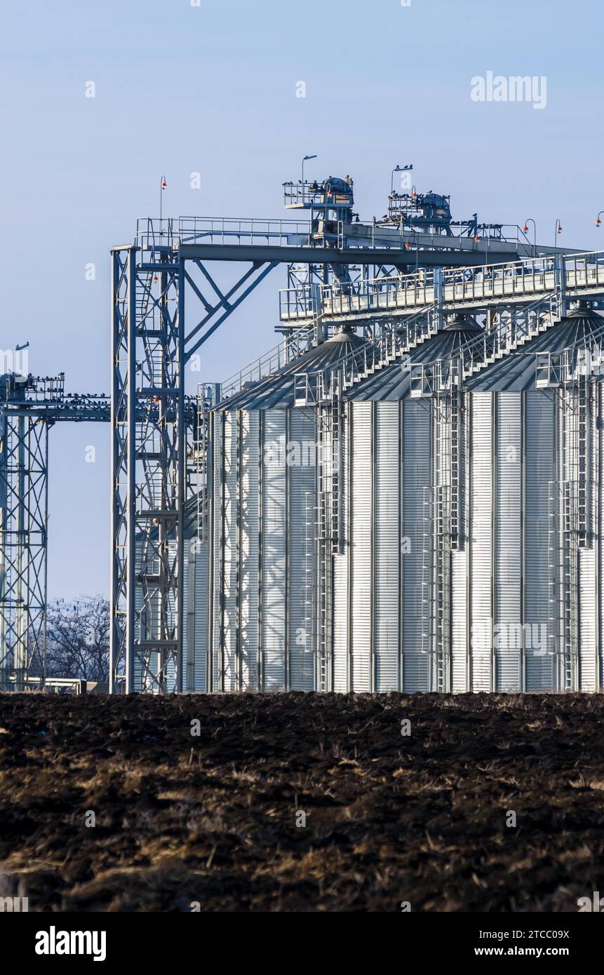 The complex silo installations for the storage of grain standing in the ...