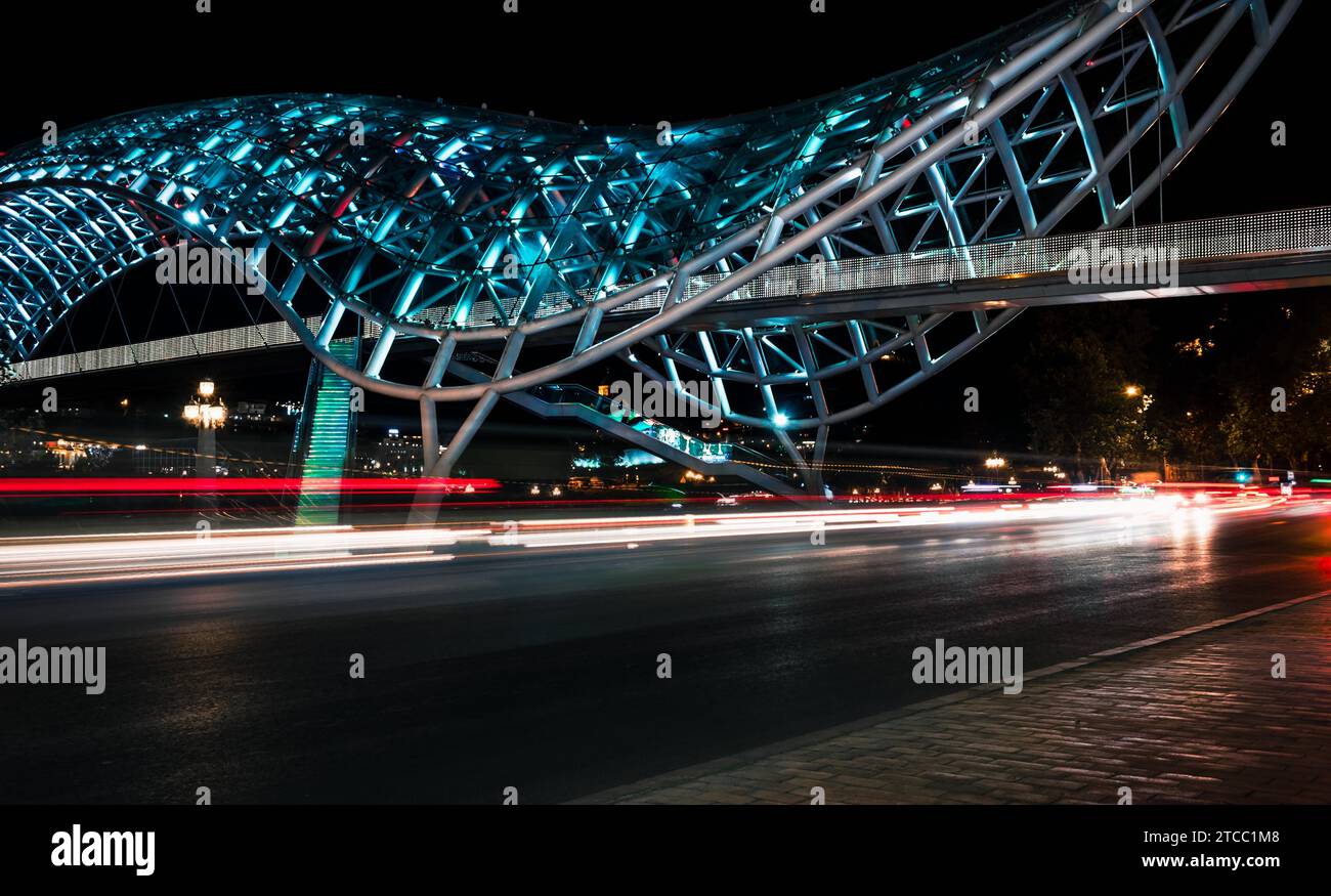 Modern bridge curve hi-res stock photography and images - Alamy