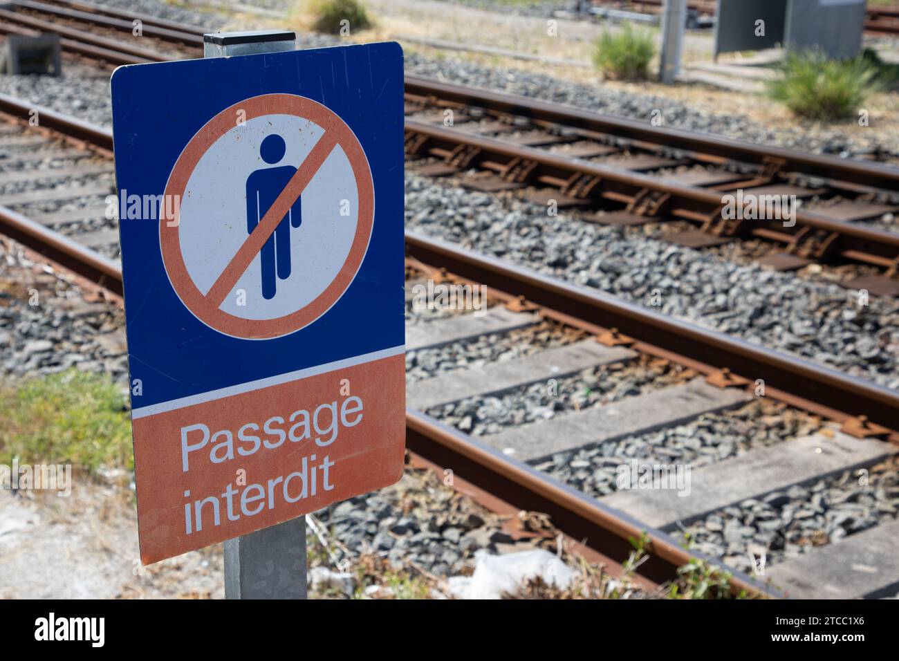 Interdit symbol hi-res stock photography and images - Alamy