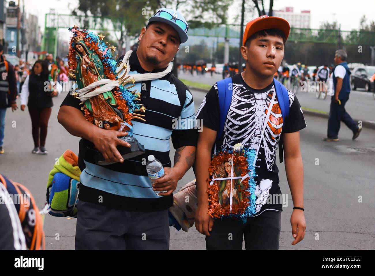Pilgrims on their journey to the Basilica of Guadalupe December 11 ...
