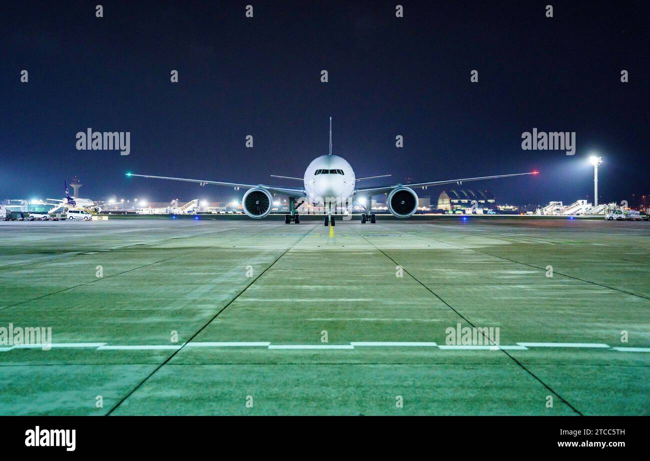 Db schenker air hi-res stock photography and images - Alamy