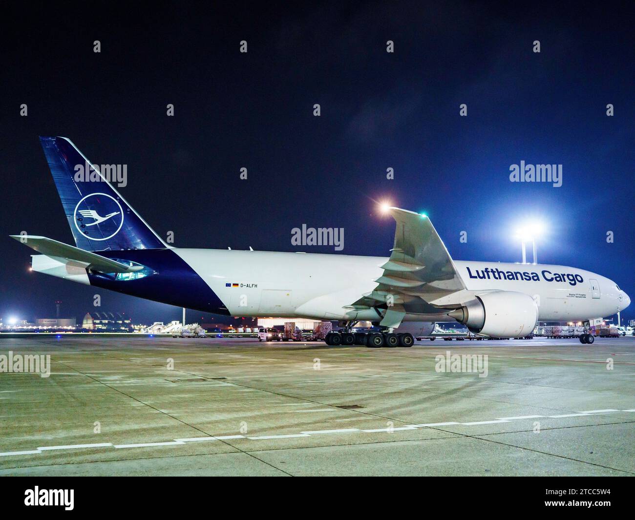 Db schenker air hi-res stock photography and images - Alamy