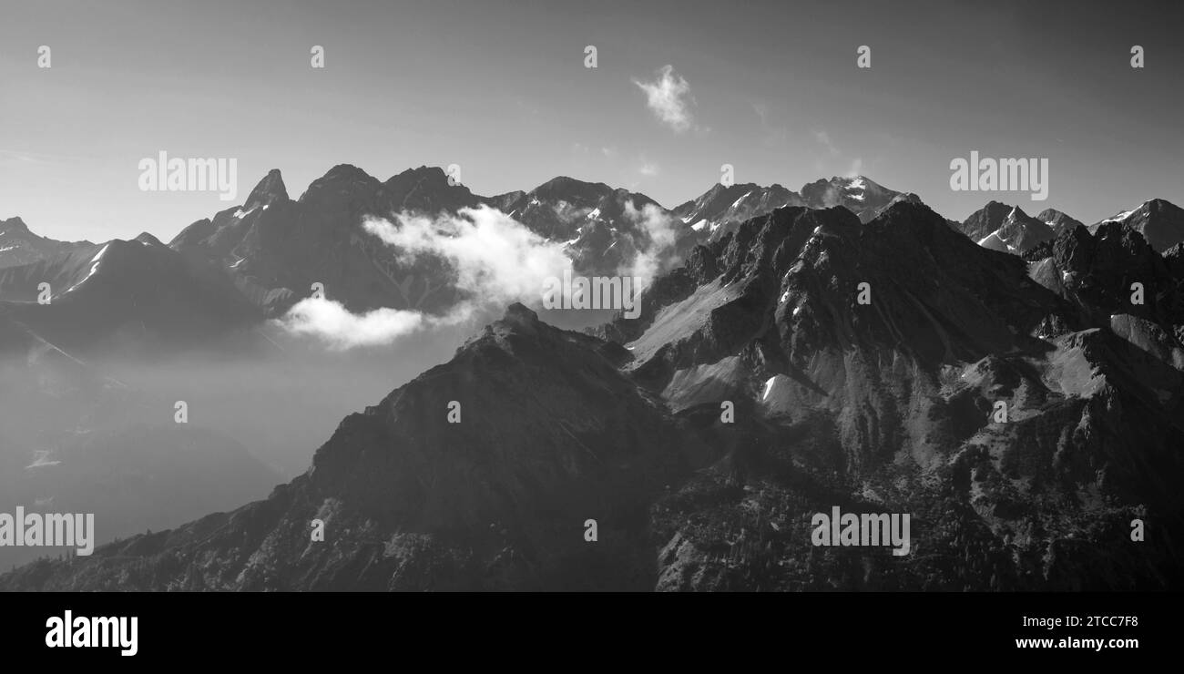 Central main ridge Black and White Stock Photos & Images - Alamy