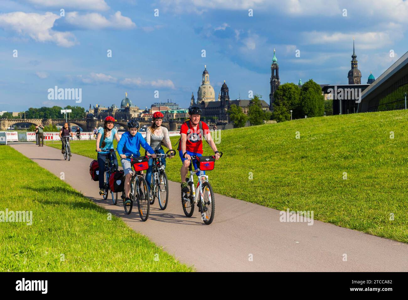 Elbe Cycle Route in Dresden Stock Photo - Alamy