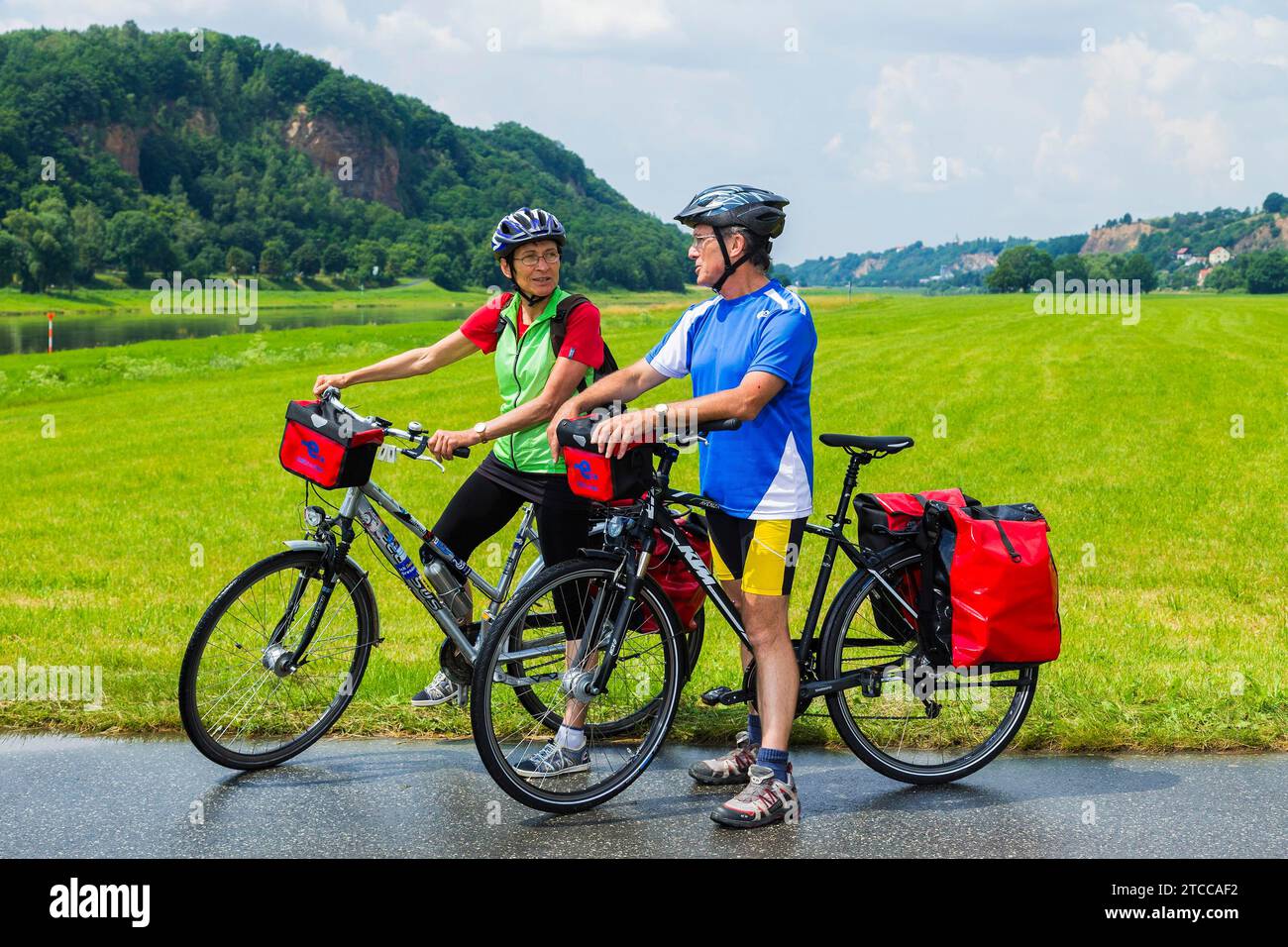Elbe Cycle Route in Meissen Stock Photo - Alamy